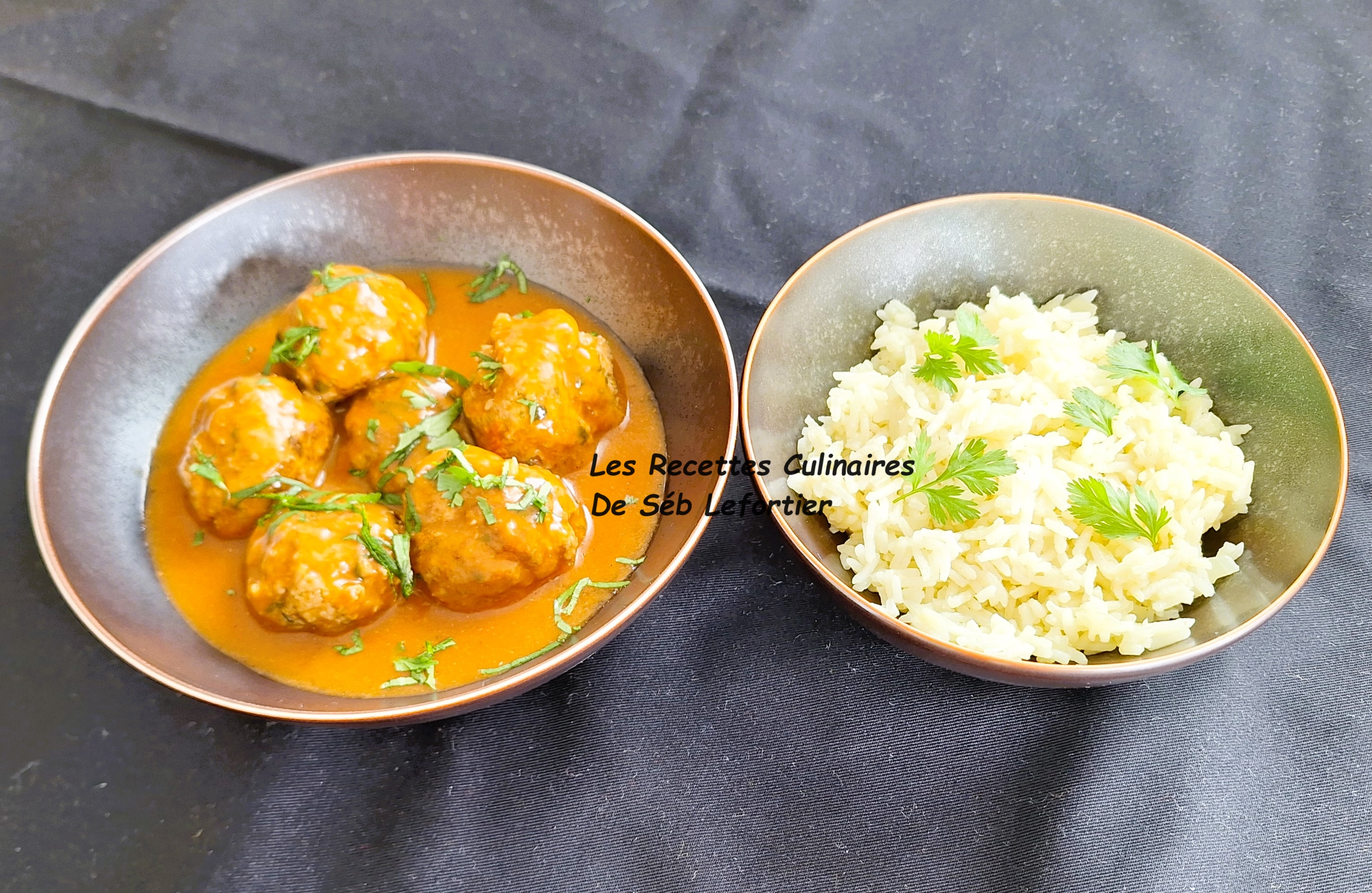 Boulette de bœuf aux épices, riz à la coriandre, sauce tomate. – Les ...